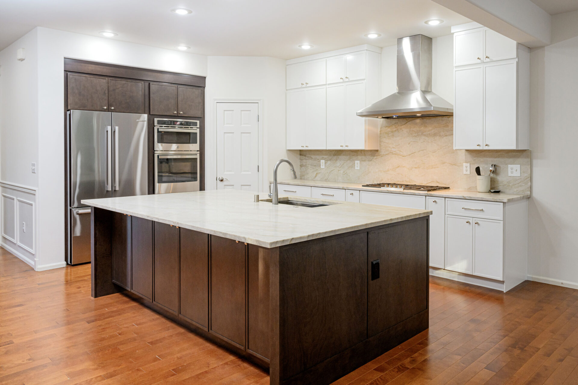 Beautiful Bellmont Frameless White Shaker Kitchen - Cabinets Core ...